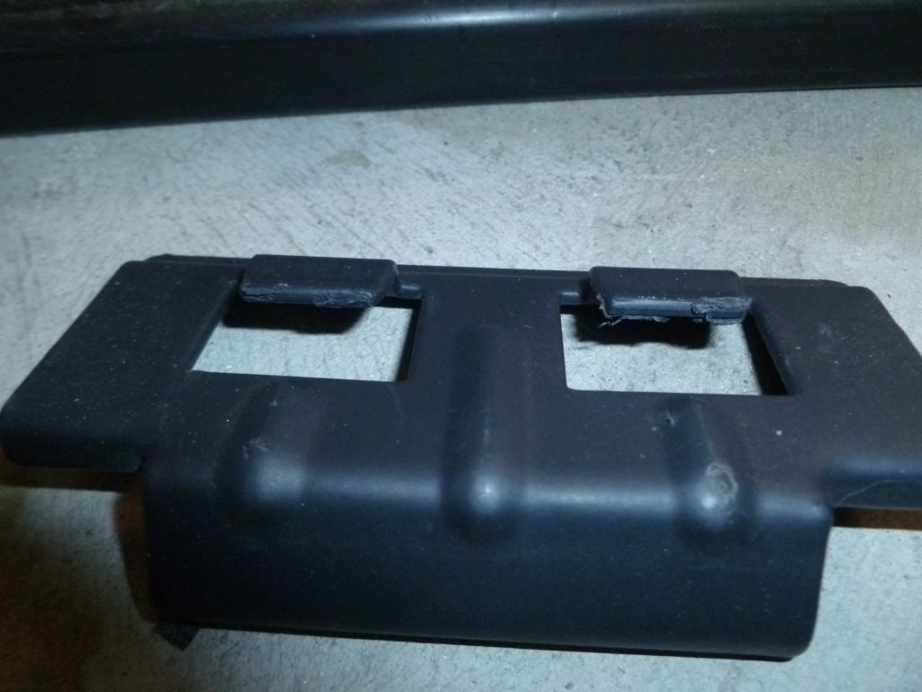 FS: Thule 444 lockable feet, cross bar roof rack set | VW Vortex ...