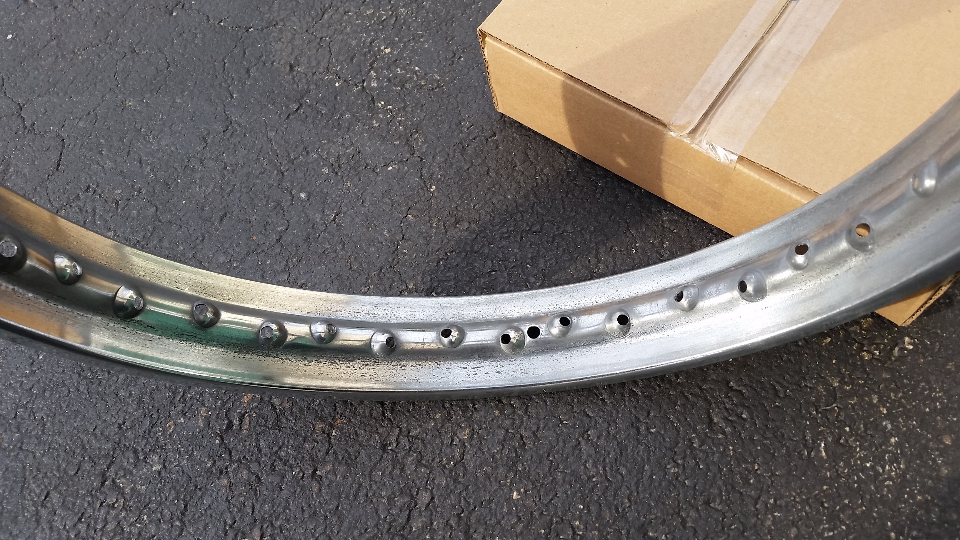 Spoked rims, Rust Removal and DIY Zinc electroplating. | Honda Twins